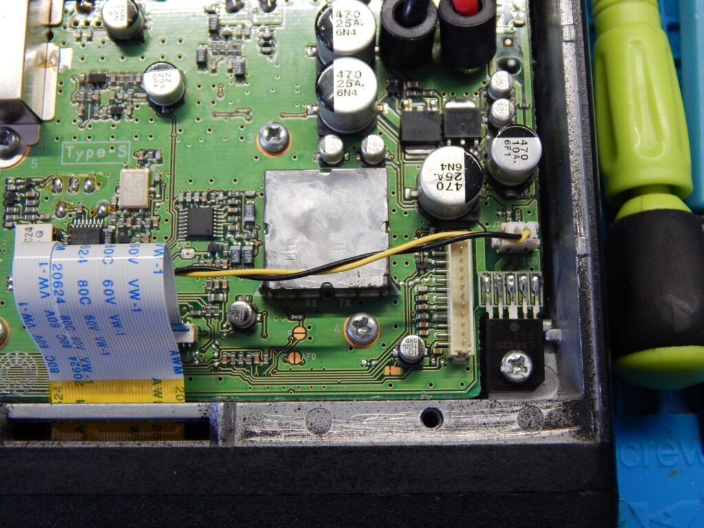 Друге життя радіостанції ICOM IC-F111S, частина 2: перетворення в IC ...